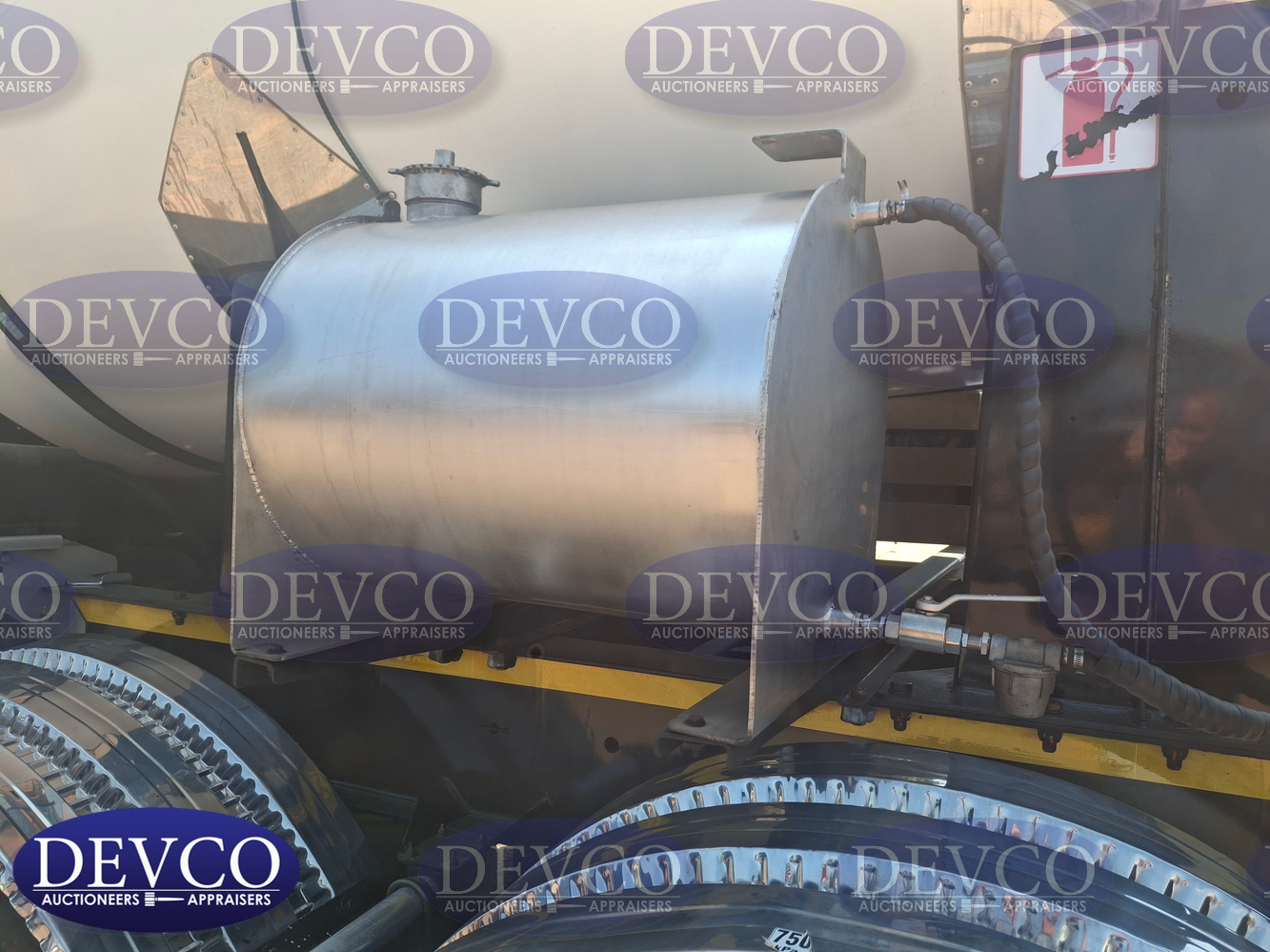 2023 Henred Fruehauf Tri Axle S/S Tanker (HFO, Bituman, Crude Oil ...